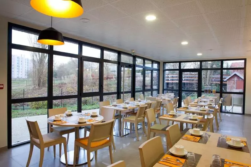 Hôtel Logis Hôtel La Chambre D Amiens - Amiens