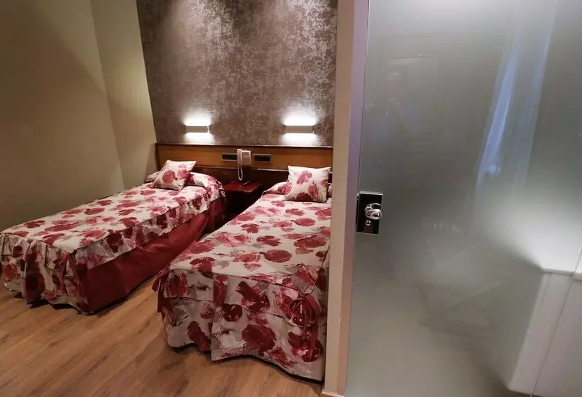 Hostal Hispano Argentino Gran Via - Madrid