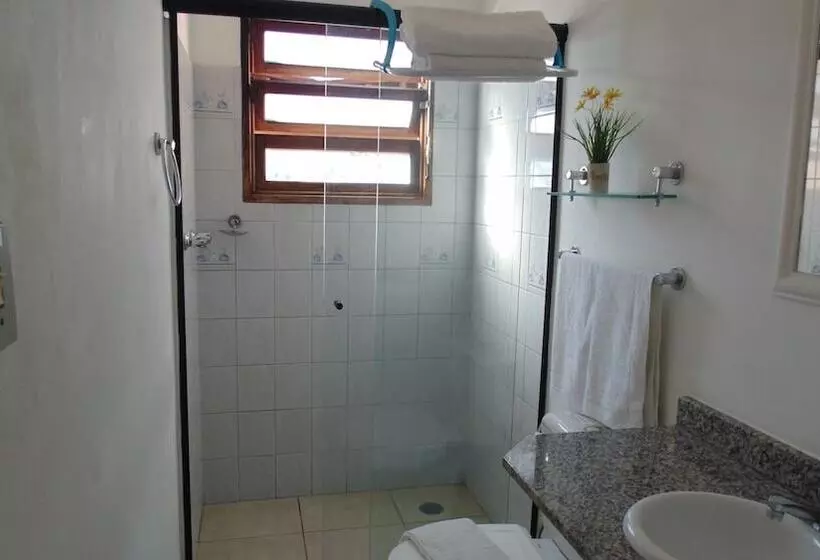 Pension (Hôtel Basse Catégorie) Pousada Irmaos Do Mar - Ilhabela