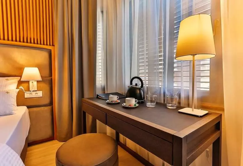 Hôtel Villa Dvor Kornic - Budva