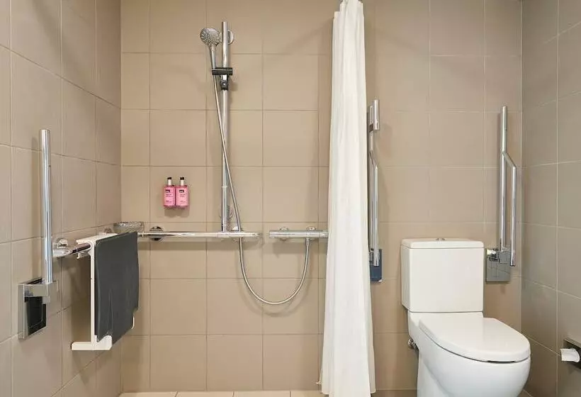 Hôtel Moxy Paris Charles De Gaulle Airport - Roissy-en-France