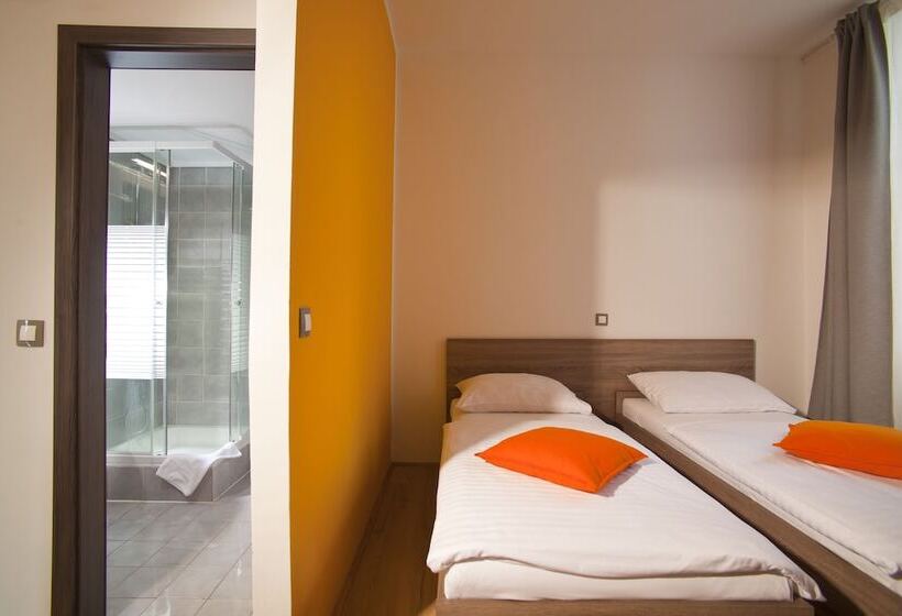 Uni Hostel - Maribor