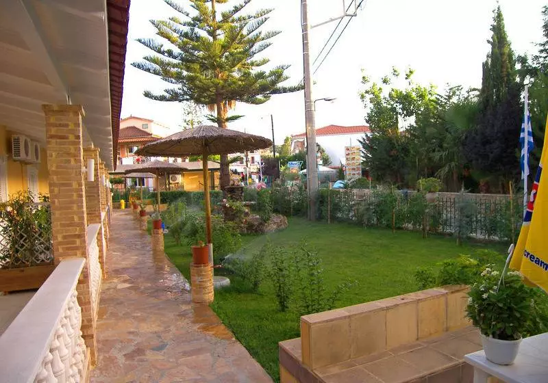 Tom & John Center - Zante