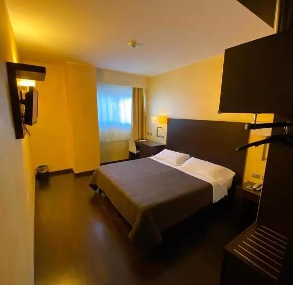 Hôtel E - Реджо-Калабрия