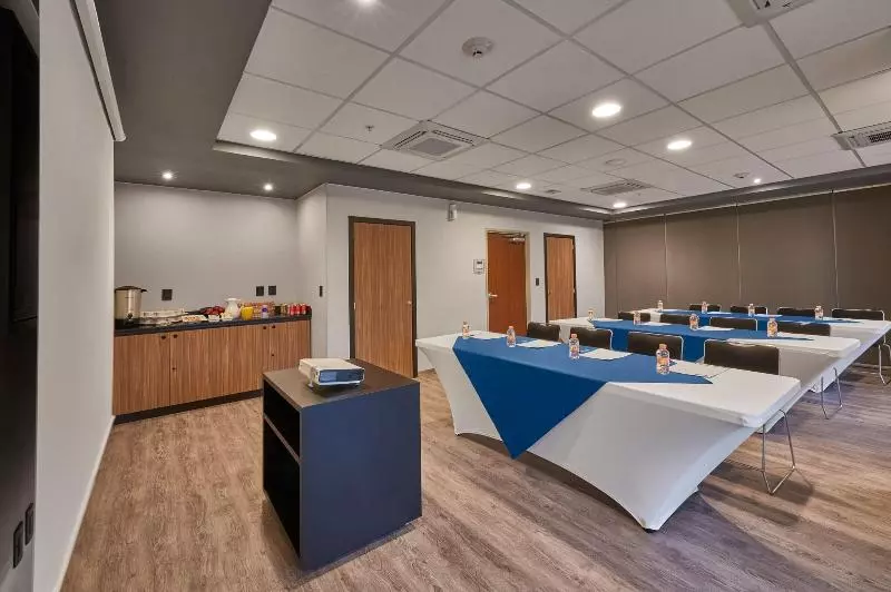 Hotel City Express Plus By Marriott Leon Centro De Convenciones - León, México